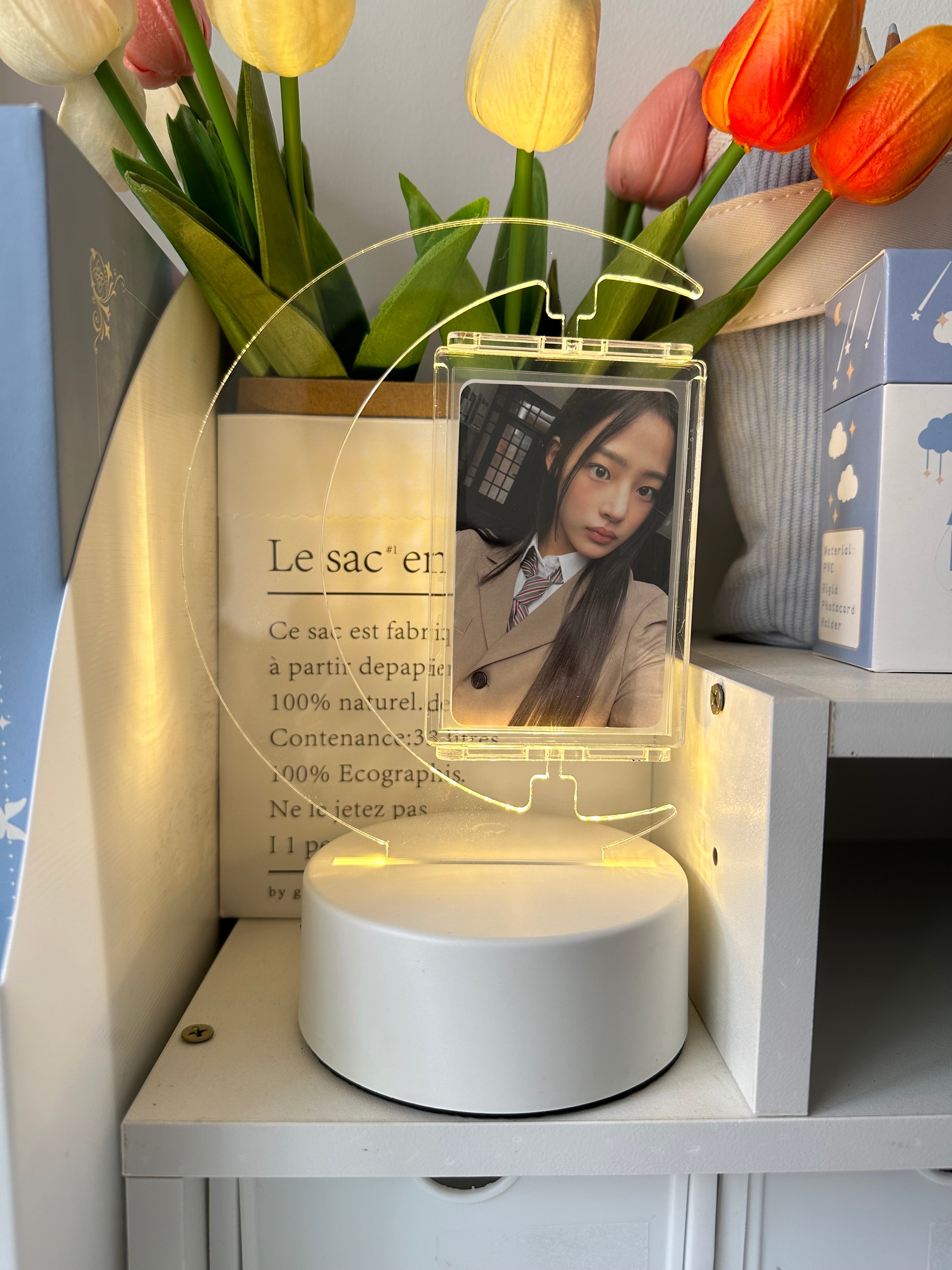 Moon Shaped Spinning Photocard Display [Light Up Version] – Aidol House